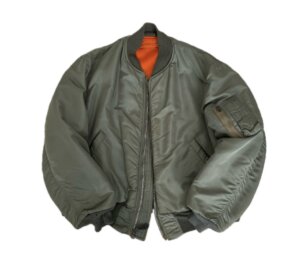 【MA-1とは？】メンズのコーデや年代判別、おすすめブランドを紹介！！アルファやアヴィレックスなど